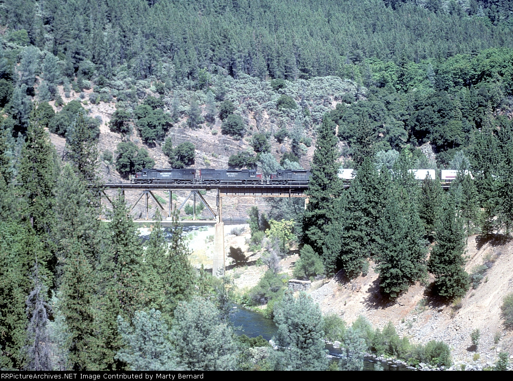 SP 8271 and Two Sisters Crossing the Sacramento River